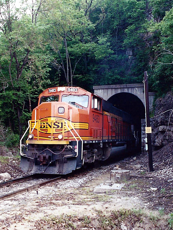 BNSF 9483